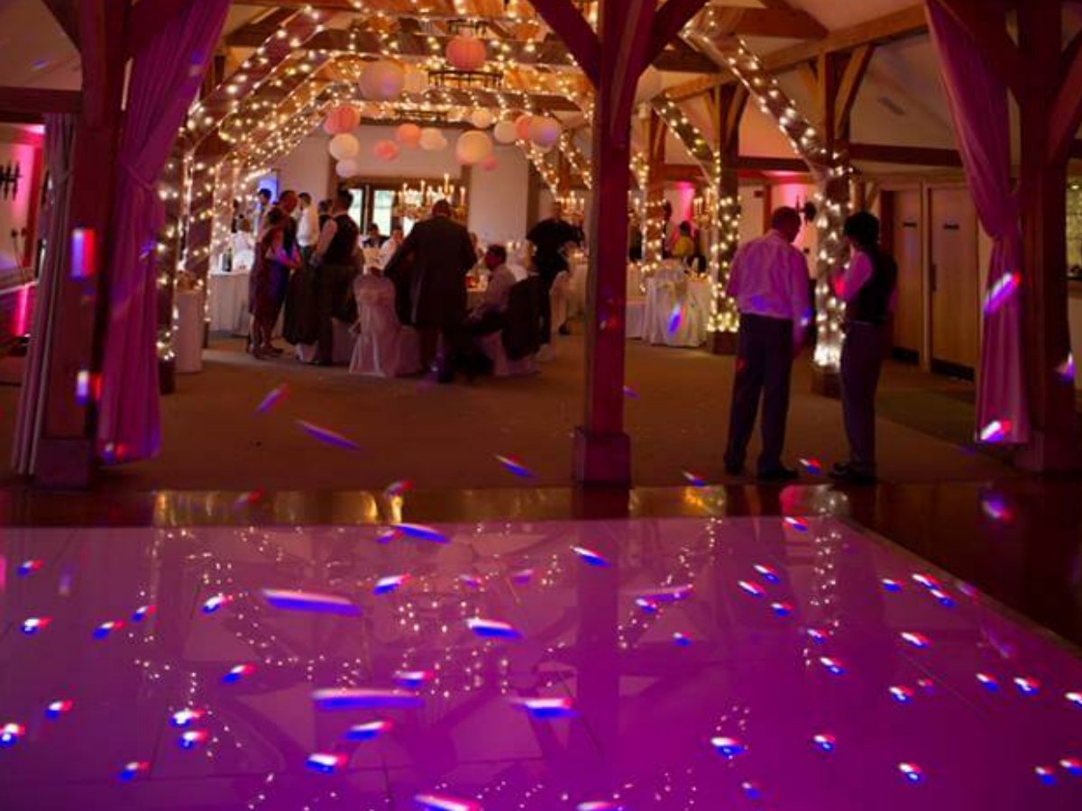 Pure White Dance Floor Hire - Hipswing Lighting - Dancefloors - Staging ...